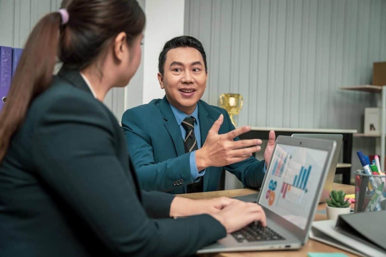 How to Leverage AI in Accounting for Business Efficiency